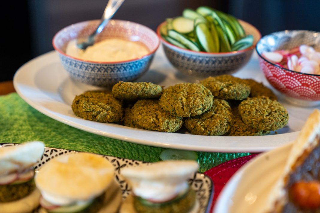 Air Fry Falafel Sliders - Pioneerthinking.com