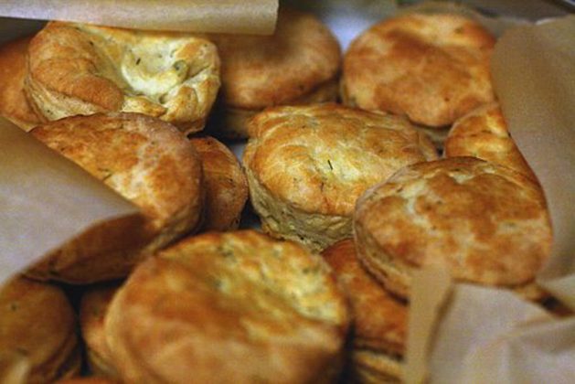 Old Fashioned Baking Powder Biscuits - Pioneerthinking.com