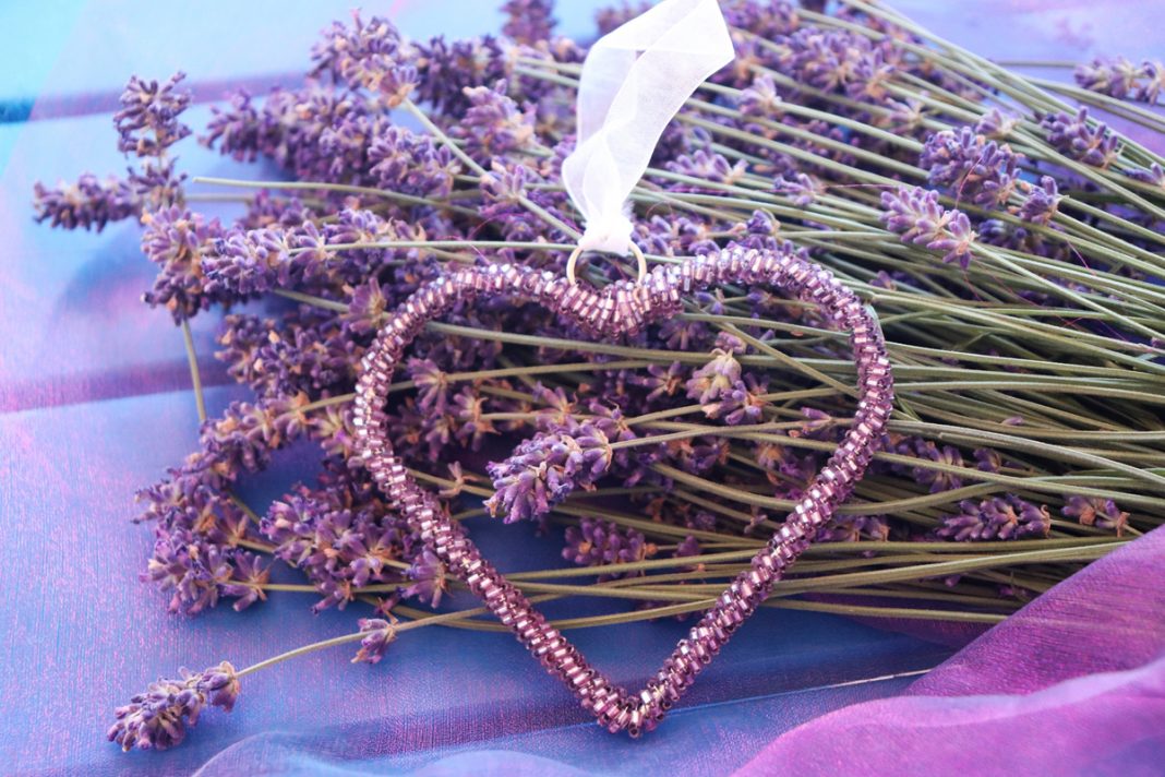 Tips for Making Your Home Smell Pretty with Dried Lavender ...