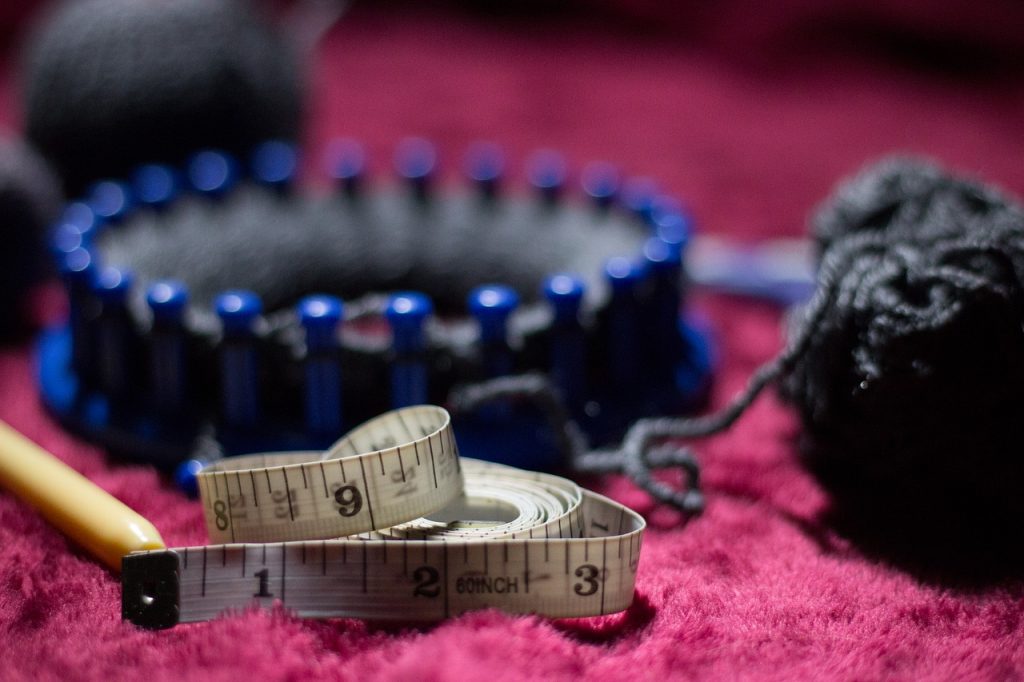 A Guide to Loom Knitting - Pioneerthinking.com