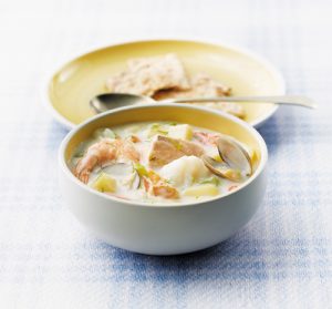 Classic Maritime Seafood Chowder - Pioneerthinking.com