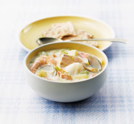 Classic Maritime Seafood Chowder - Pioneerthinking.com