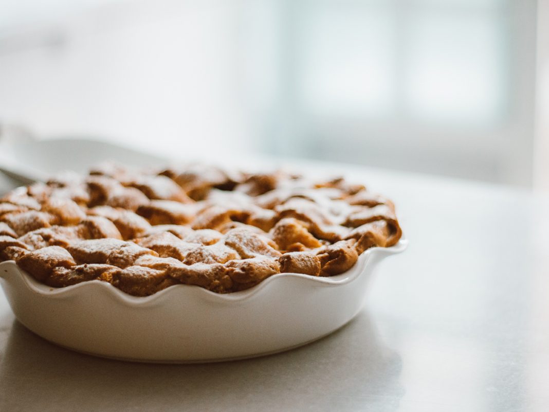 How to Make The Perfect Old-Fashioned Pie Crust - Pioneerthinking.com