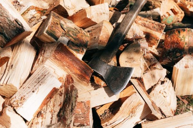 A Guide to Chopping Wood for Your Wood Stove or Fireplace ...